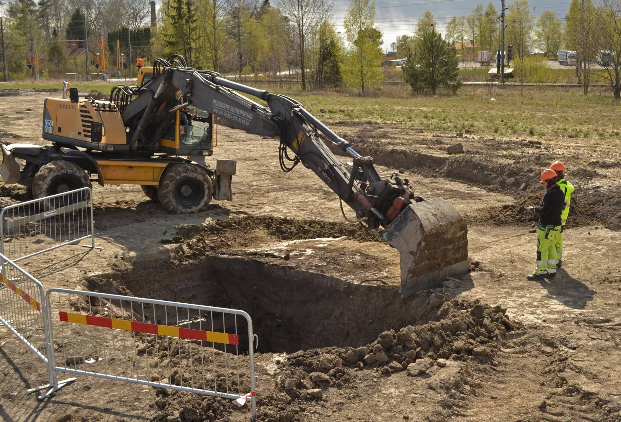 Undersökning av en brunn | Arkeologerna