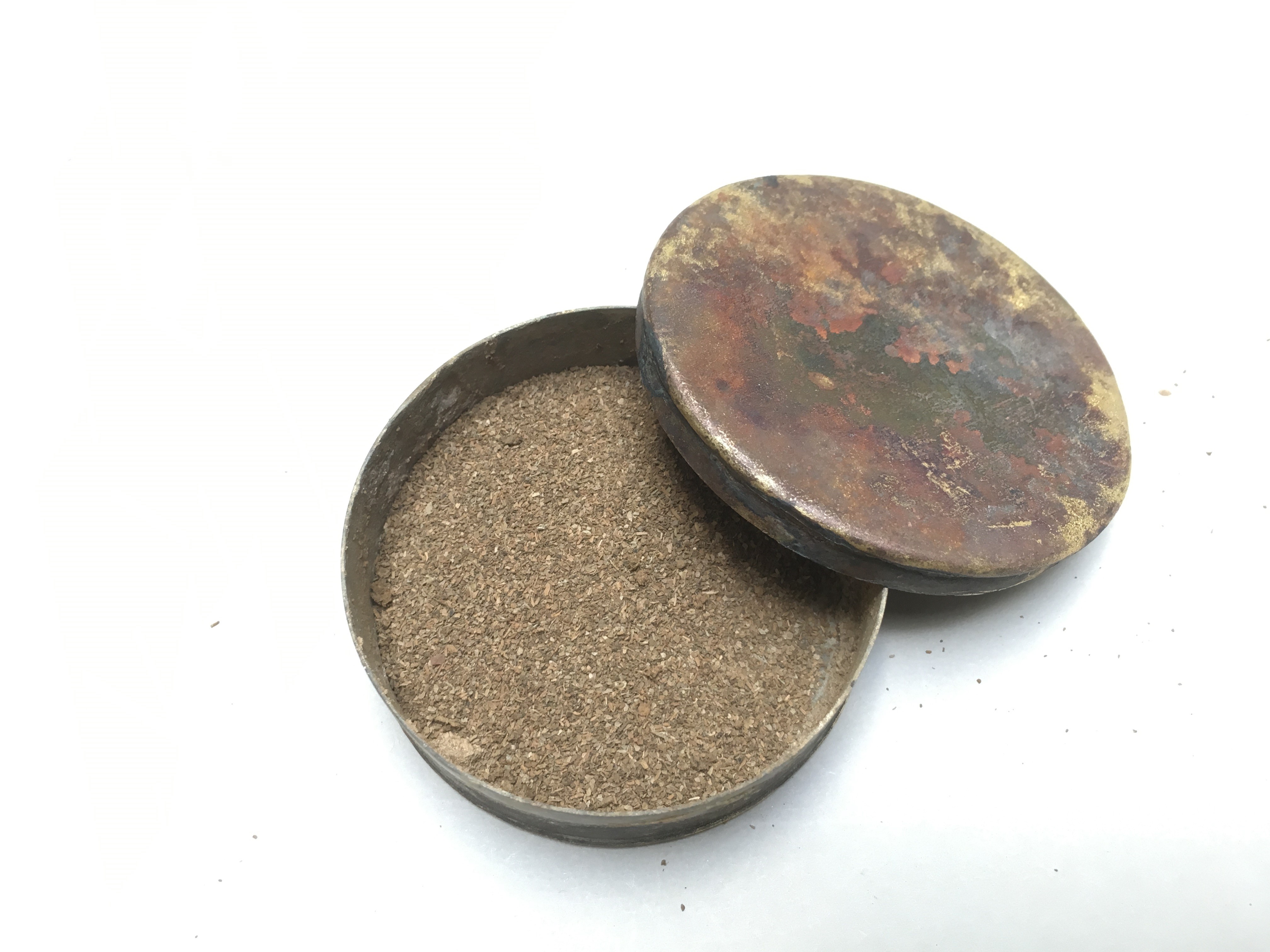 Snus från 1700-talet hittat i Norrköping | Arkeologerna