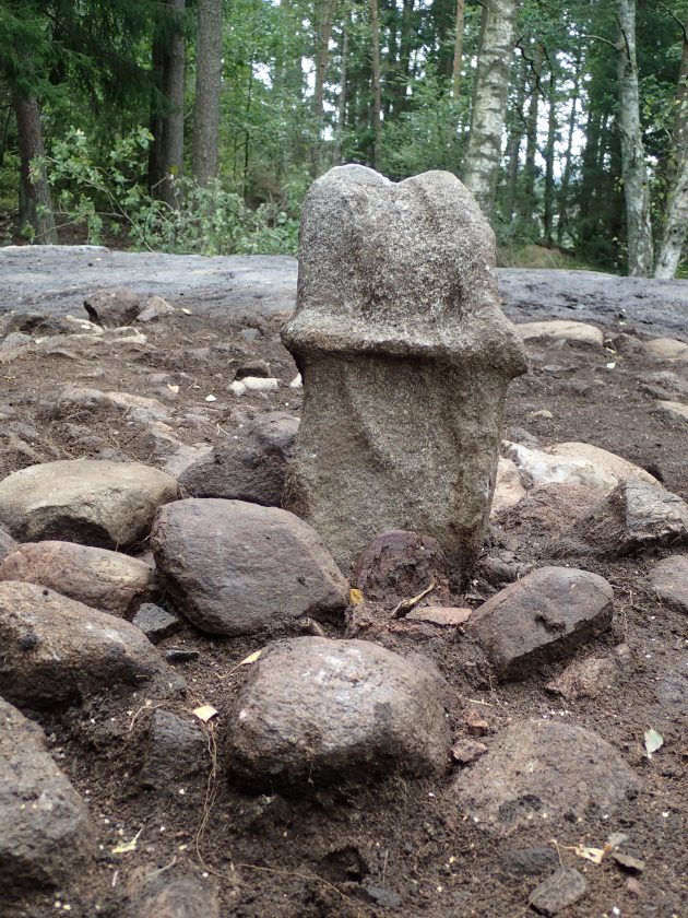Phallic stone statue found | Arkeologerna